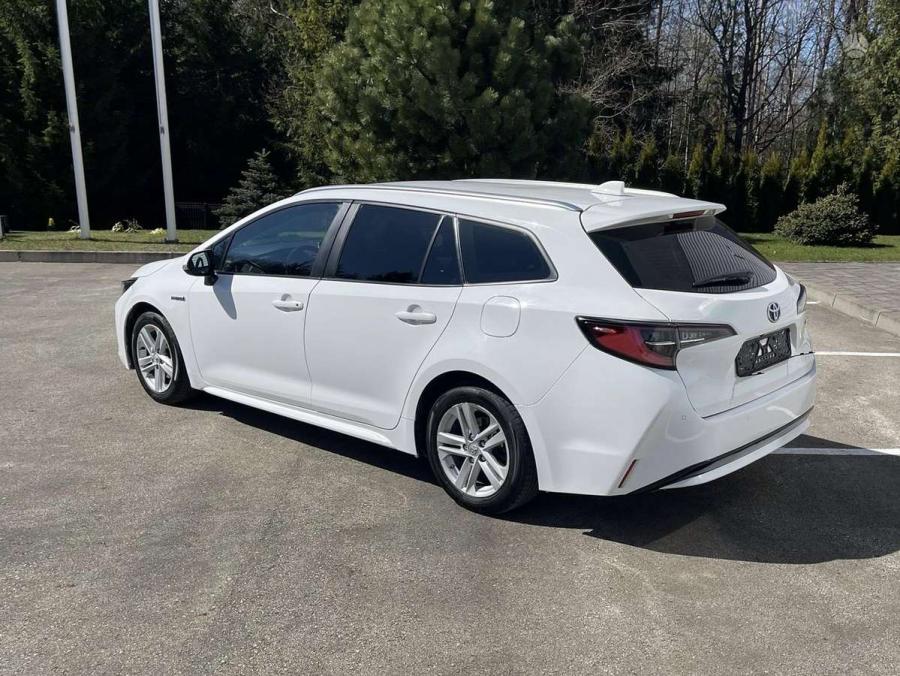 Balts Toyota Corolla 2019 Klaipėda, ar dzinēja tilpumu 1.80 L un nobraukumu 400 tūkst. km par 10890 €, foto 5 vietnē AUTOMOTO.COM.LV
