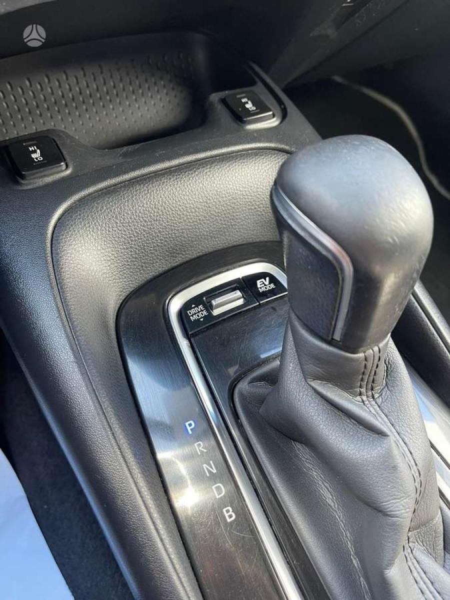Balts Toyota Corolla 2019 Klaipėda, ar dzinēja tilpumu 1.80 L un nobraukumu 400 tūkst. km par 10890 €, foto 16 vietnē AUTOMOTO.COM.LV