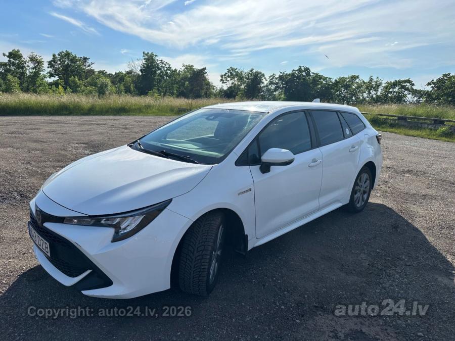 White Toyota Corolla 2019 in Tallinn, with an engine capacity of 1.80 L and mileage of 148 thousand km for 15000 €, photo 3 on AUTOMOTO.COM.LV