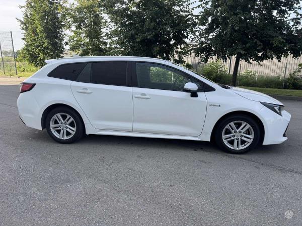 Balts Toyota Corolla 2019 Telšiai, ar dzinēja tilpumu 1.80 L un nobraukumu 261 tūkst. km par 11011 €, foto 2 vietnē AUTOMOTO.COM.LV
