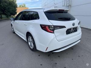 White Toyota Corolla 2019 in Telschi, with an engine capacity of 1.80 L and mileage of 261 thousand km for 11011 €, photo 8 on AUTOMOTO.COM.LV