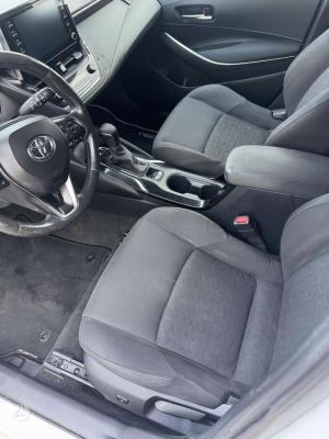 White Toyota Corolla 2019 in Telschi, with an engine capacity of 1.80 L and mileage of 261 thousand km for 11011 €, photo 13 on AUTOMOTO.COM.LV