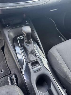 White Toyota Corolla 2019 in Telschi, with an engine capacity of 1.80 L and mileage of 261 thousand km for 11011 €, photo 17 on AUTOMOTO.COM.LV