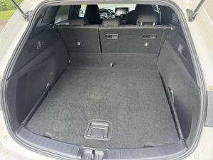 White Toyota Corolla 2019 in Telschi, with an engine capacity of 1.80 L and mileage of 261 thousand km for 11011 €, photo 21 on AUTOMOTO.COM.LV