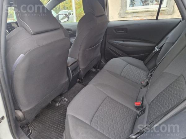 Toyota Corolla 2019 in Cesis on AUTOMOTO.COM.LV White Toyota Corolla 2019 in Cesis, with an engine capacity of 1.20 L and mileage of 97 thousand km for 12000 €, photo 1 on AUTOMOTO.COM.LV
