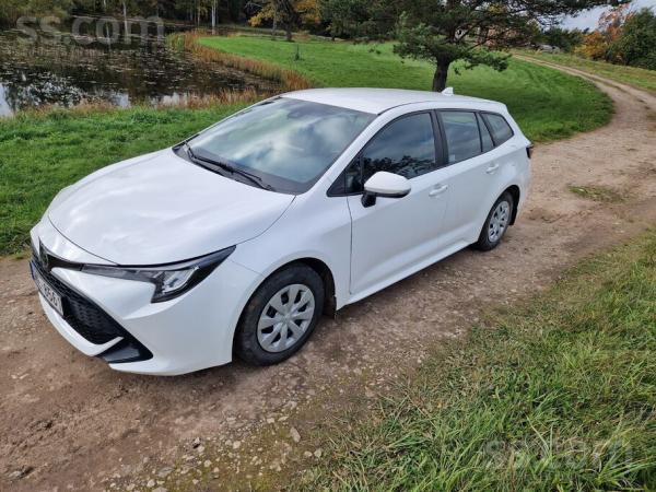 Toyota Corolla 2019 in Cesis on AUTOMOTO.COM.LV White Toyota Corolla 2019 in Cesis, with an engine capacity of 1.20 L and mileage of 97 thousand km for 12000 €, photo 11 on AUTOMOTO.COM.LV