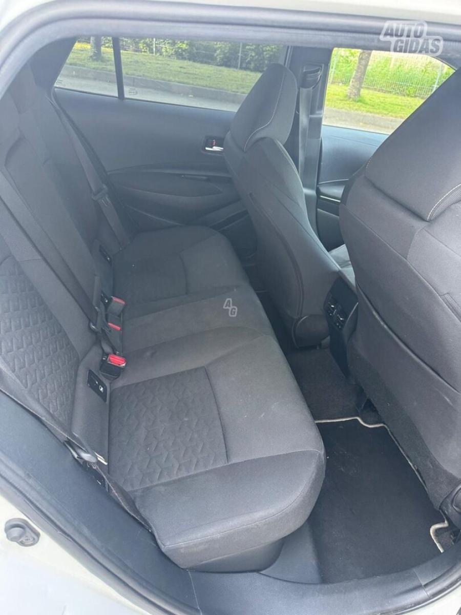 Balts Toyota Corolla 2019 Telšiai, ar dzinēja tilpumu 1.80 L un nobraukumu 261 tūkst. km par 8999 €, foto 12 vietnē AUTOMOTO.COM.LV