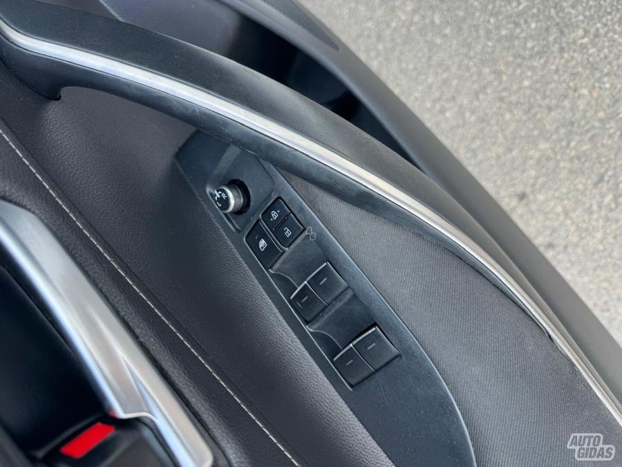 Balts Toyota Corolla 2019 Telšiai, ar dzinēja tilpumu 1.80 L un nobraukumu 261 tūkst. km par 8999 €, foto 13 vietnē AUTOMOTO.COM.LV