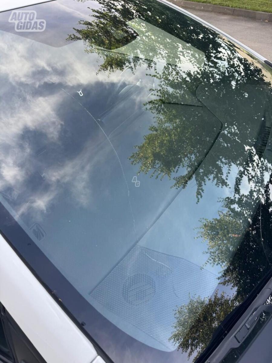 Balts Toyota Corolla 2019 Telšiai, ar dzinēja tilpumu 1.80 L un nobraukumu 261 tūkst. km par 8999 €, foto 19 vietnē AUTOMOTO.COM.LV
