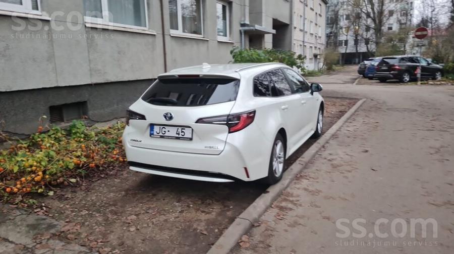 Белый Тойота Королла 2019 в Рига, объемом двигателя 1.80 л и пробегом 178 тыс. км за 15100 €, фото 6 на AUTOMOTO.COM.LV