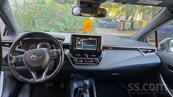 White Toyota Corolla 2019 in Riga, with an engine capacity of 1.80 L and mileage of 178 thousand km for 15100 €, photo 7 on AUTOMOTO.COM.LV