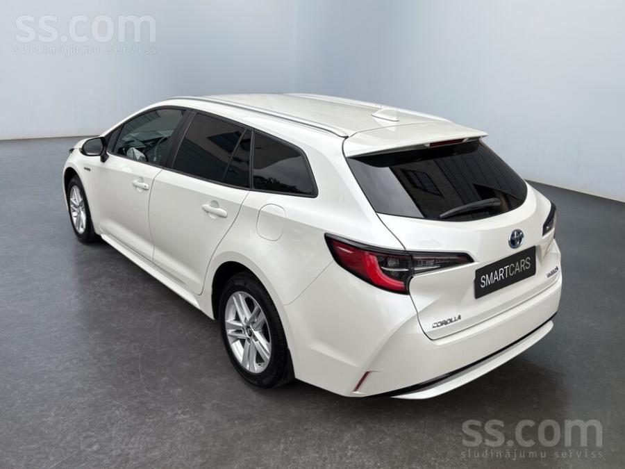 White Toyota Corolla 2020 in Riga, with an engine capacity of 1.80 L and mileage of 99 thousand km for 18000 €, photo 11 on AUTOMOTO.COM.LV