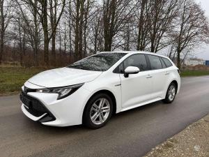 White Toyota Corolla 2020 in Siauliai, with an engine capacity of 1.80 L and mileage of 209 thousand km for 11900 €, photo  on AUTOMOTO.COM.LV