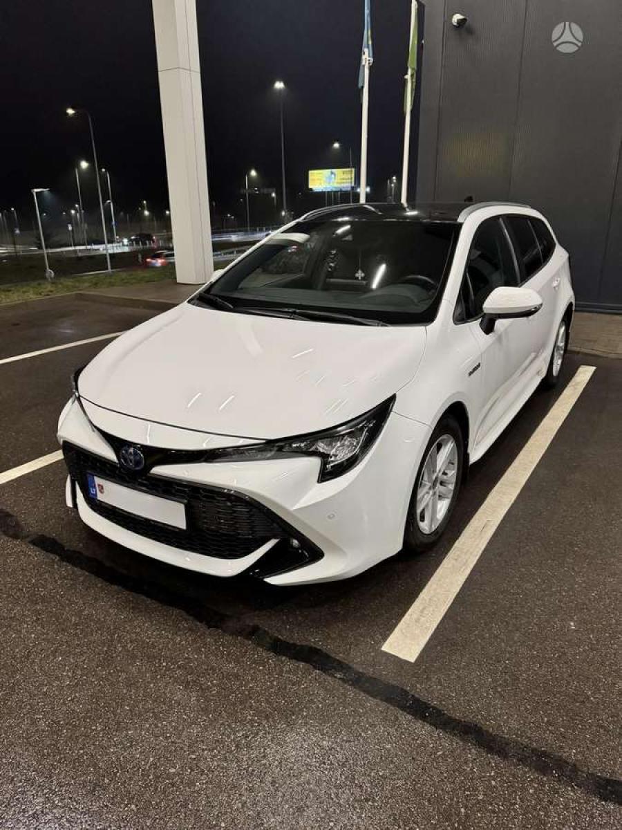 Balts Toyota Corolla 2020 Viļņa, ar dzinēja tilpumu 1.80 L un nobraukumu 77 tūkst. km par 18200 €, foto 1 vietnē AUTOMOTO.COM.LV