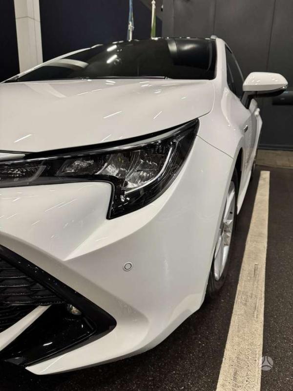 White Toyota Corolla 2020 in Vilnius, with an engine capacity of 1.80 L and mileage of 77 thousand km for 18200 €, photo 8 on AUTOMOTO.COM.LV