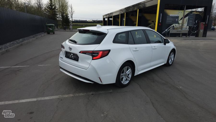 Balts Toyota Corolla 2020 Kauņa, ar dzinēja tilpumu 1.20 L un nobraukumu 136 tūkst. km par 12300 €, foto 6 vietnē AUTOMOTO.COM.LV