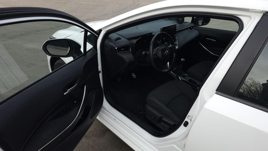 Balts Toyota Corolla 2020 Kauņa, ar dzinēja tilpumu 1.20 L un nobraukumu 136 tūkst. km par 12300 €, foto 14 vietnē AUTOMOTO.COM.LV