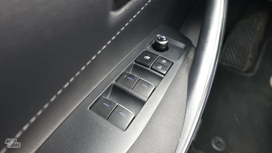 Balts Toyota Corolla 2020 Kauņa, ar dzinēja tilpumu 1.20 L un nobraukumu 136 tūkst. km par 12300 €, foto 24 vietnē AUTOMOTO.COM.LV