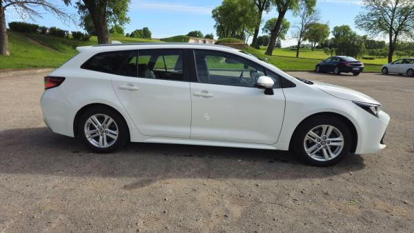 White Toyota Corolla 2020 in Kaunas, with an engine capacity of 1.20 L and mileage of 136 thousand km for 12000 €, photo 4 on AUTOMOTO.COM.LV