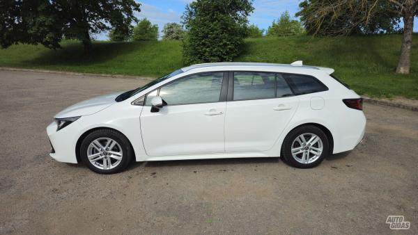 White Toyota Corolla 2020 in Kaunas, with an engine capacity of 1.20 L and mileage of 136 thousand km for 12000 €, photo 5 on AUTOMOTO.COM.LV