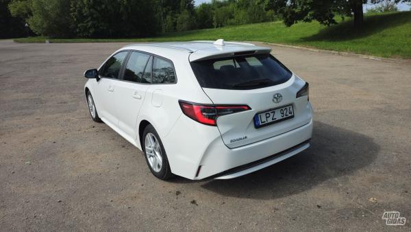 White Toyota Corolla 2020 in Kaunas, with an engine capacity of 1.20 L and mileage of 136 thousand km for 12000 €, photo 7 on AUTOMOTO.COM.LV