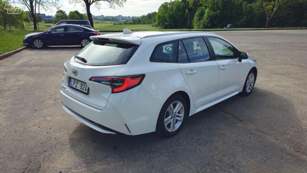 White Toyota Corolla 2020 in Kaunas, with an engine capacity of 1.20 L and mileage of 136 thousand km for 12000 €, photo 8 on AUTOMOTO.COM.LV