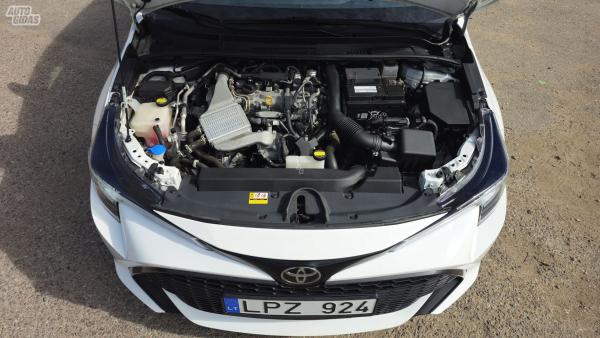 White Toyota Corolla 2020 in Kaunas, with an engine capacity of 1.20 L and mileage of 136 thousand km for 12000 €, photo 9 on AUTOMOTO.COM.LV