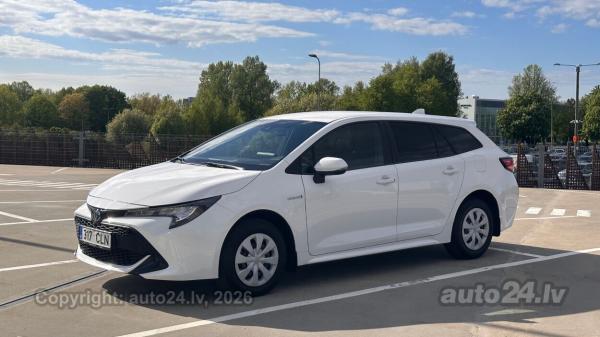 White Toyota Corolla 2020 in Tallinn, with an engine capacity of 1.80 L and mileage of 78 thousand km for 16990 €, photo 2 on AUTOMOTO.COM.LV