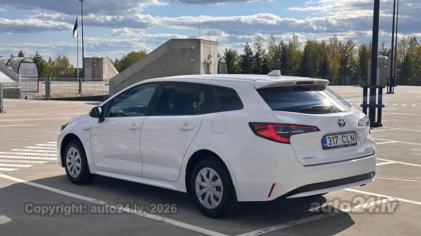 White Toyota Corolla 2020 in Tallinn, with an engine capacity of 1.80 L and mileage of 78 thousand km for 16990 €, photo 3 on AUTOMOTO.COM.LV