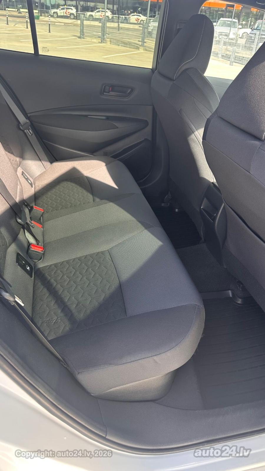 Balts Toyota Corolla 2020 Tallina, ar dzinēja tilpumu 1.80 L un nobraukumu 78 tūkst. km par 16990 €, foto 7 vietnē AUTOMOTO.COM.LV