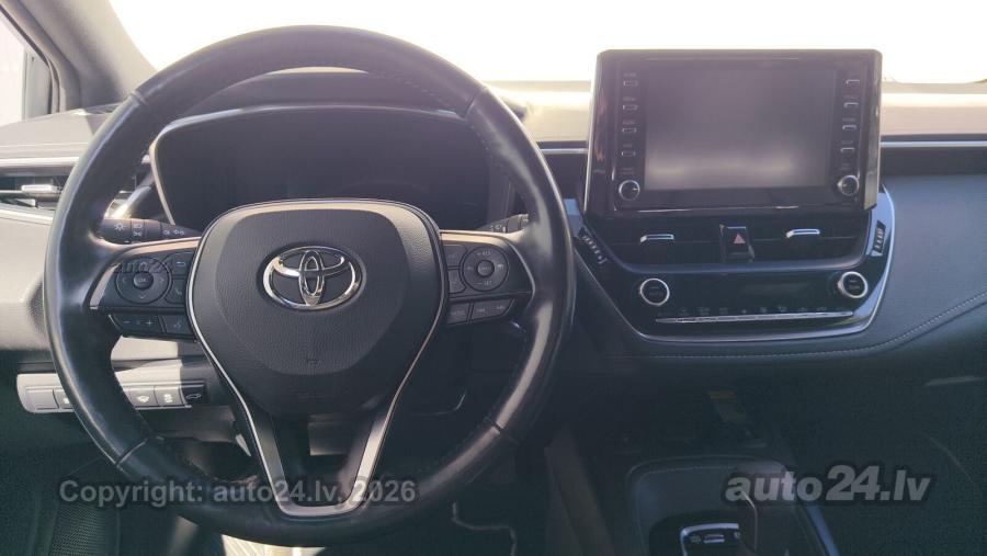 White Toyota Corolla 2020 in Tallinn, with an engine capacity of 1.80 L and mileage of 185 thousand km for 17900 €, photo 10 on AUTOMOTO.COM.LV