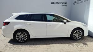White Toyota Corolla 2020 in Tallinn, with an engine capacity of 1.80 L and mileage of 185 thousand km for 17900 €, photo 16 on AUTOMOTO.COM.LV