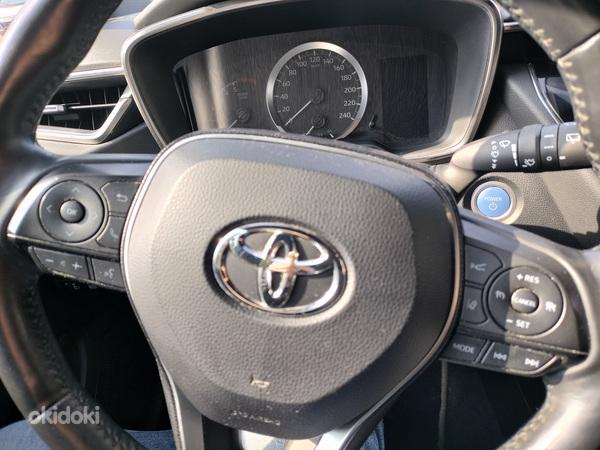 White Toyota Corolla 2020 in Tallinn, with an engine capacity of 1.80 L and mileage of 128 thousand km for 16000 €, photo 5 on AUTOMOTO.COM.LV