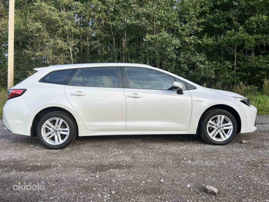 White Toyota Corolla 2020 in Tallinn, with an engine capacity of 1.80 L and mileage of 128 thousand km for 16000 €, photo 4 on AUTOMOTO.COM.LV