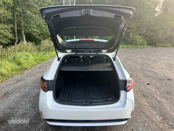 Balts Toyota Corolla 2020 Tallina, ar dzinēja tilpumu 1.80 L un nobraukumu 128 tūkst. km par 16000 €, foto 4 vietnē AUTOMOTO.COM.LV