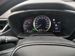 White Toyota Corolla 2020 in Tallinn, with an engine capacity of 1.80 L and mileage of 128 thousand km for 16000 €, photo 15 on AUTOMOTO.COM.LV