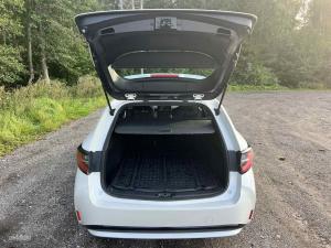 White Toyota Corolla 2020 in Tallinn, with an engine capacity of 1.80 L and mileage of 128 thousand km for 16000 €, photo 20 on AUTOMOTO.COM.LV