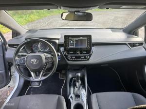 White Toyota Corolla 2020 in Tallinn, with an engine capacity of 1.80 L and mileage of 128 thousand km for 16000 €, photo 29 on AUTOMOTO.COM.LV