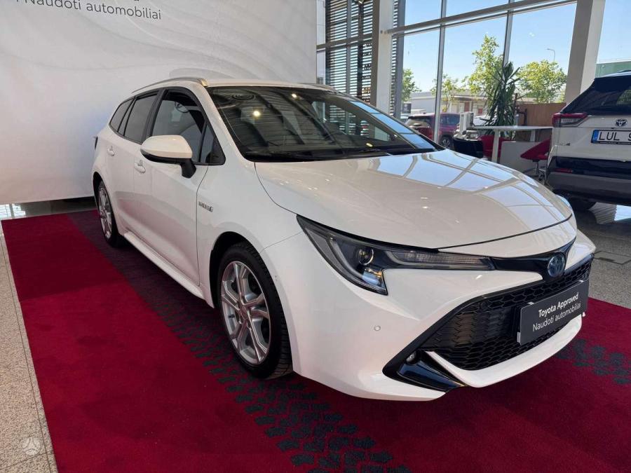 Balts Toyota Corolla 2020 Šauļi, ar dzinēja tilpumu 1.99 L un nobraukumu 71 tūkst. km par 19800 €, foto 3 vietnē AUTOMOTO.COM.LV