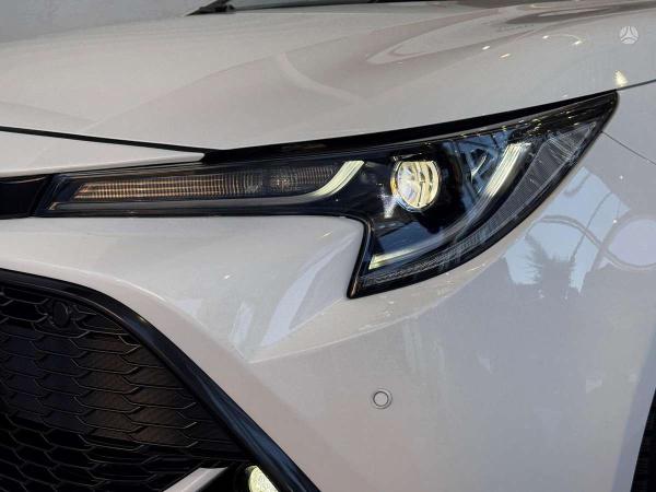 Balts Toyota Corolla 2020 Šauļi, ar dzinēja tilpumu 1.99 L un nobraukumu 71 tūkst. km par 19800 €, foto 4 vietnē AUTOMOTO.COM.LV