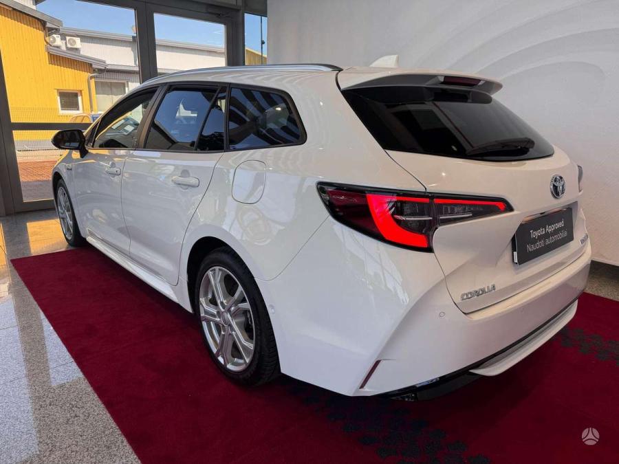 Balts Toyota Corolla 2020 Šauļi, ar dzinēja tilpumu 1.99 L un nobraukumu 71 tūkst. km par 19800 €, foto 7 vietnē AUTOMOTO.COM.LV