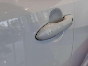 Balts Toyota Corolla 2020 Šauļi, ar dzinēja tilpumu 1.99 L un nobraukumu 71 tūkst. km par 19800 €, foto 12 vietnē AUTOMOTO.COM.LV