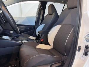 Balts Toyota Corolla 2020 Šauļi, ar dzinēja tilpumu 1.99 L un nobraukumu 71 tūkst. km par 19800 €, foto 15 vietnē AUTOMOTO.COM.LV