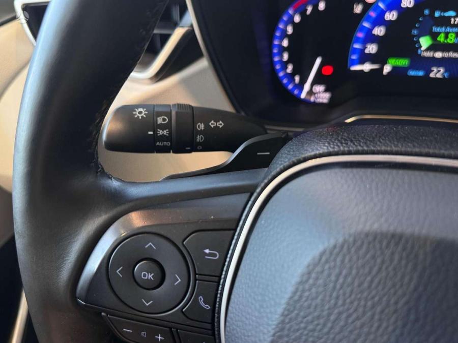Balts Toyota Corolla 2020 Šauļi, ar dzinēja tilpumu 1.99 L un nobraukumu 71 tūkst. km par 19800 €, foto 18 vietnē AUTOMOTO.COM.LV