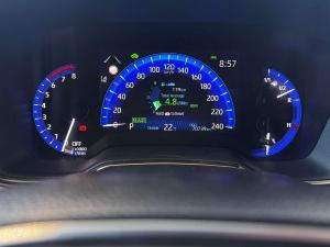 Balts Toyota Corolla 2020 Šauļi, ar dzinēja tilpumu 1.99 L un nobraukumu 71 tūkst. km par 19800 €, foto 20 vietnē AUTOMOTO.COM.LV