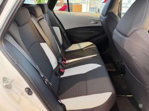 Balts Toyota Corolla 2020 Šauļi, ar dzinēja tilpumu 1.99 L un nobraukumu 71 tūkst. km par 19800 €, foto 28 vietnē AUTOMOTO.COM.LV