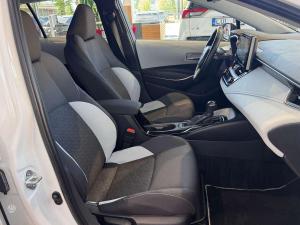 Balts Toyota Corolla 2020 Šauļi, ar dzinēja tilpumu 1.99 L un nobraukumu 71 tūkst. km par 19800 €, foto 29 vietnē AUTOMOTO.COM.LV