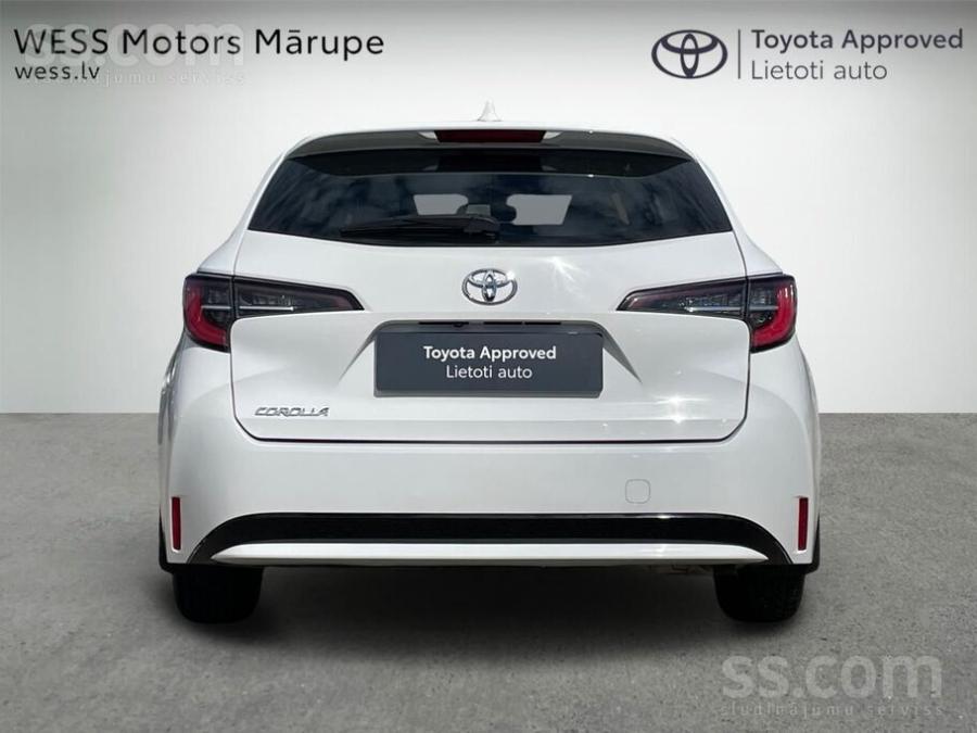 Balts Toyota Corolla 2020 Rīga, ar dzinēja tilpumu 1.20 L un nobraukumu 104 tūkst. km par 12990 €, foto 5 vietnē AUTOMOTO.COM.LV