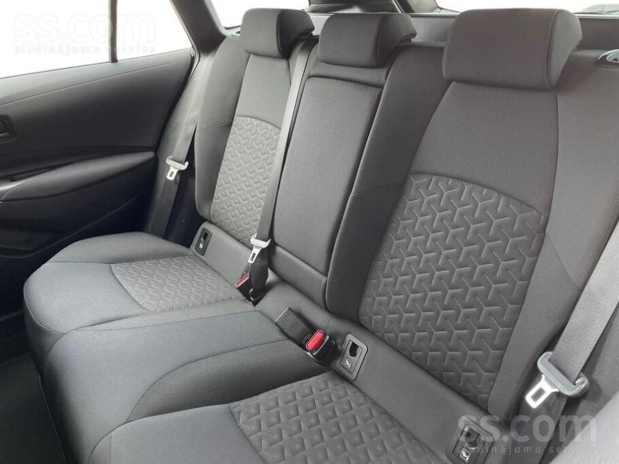 Balts Toyota Corolla 2020 Rīga, ar dzinēja tilpumu 1.20 L un nobraukumu 104 tūkst. km par 12990 €, foto 20 vietnē AUTOMOTO.COM.LV