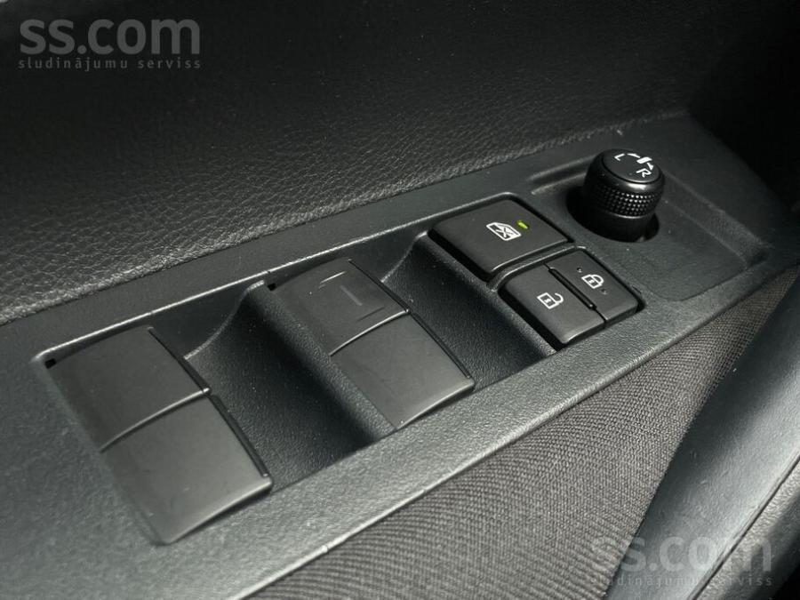 Balts Toyota Corolla 2020 Rīga, ar dzinēja tilpumu 1.20 L un nobraukumu 104 tūkst. km par 12990 €, foto 26 vietnē AUTOMOTO.COM.LV
